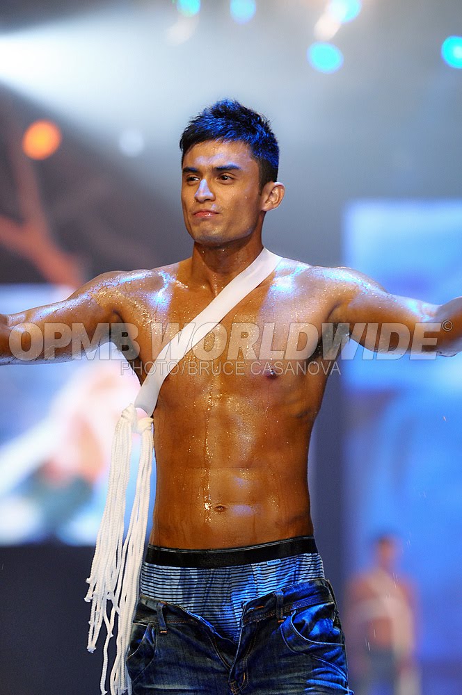 go see GEO ...: Shirtless Sunday Slurpee: Prince Stefan